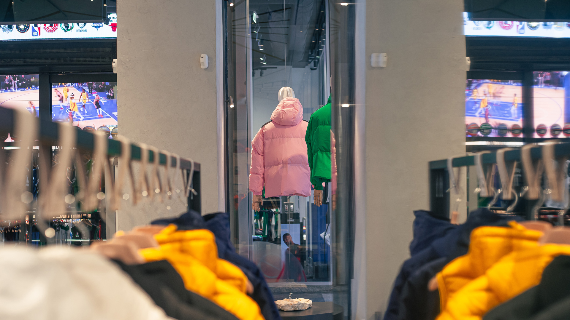 Flagship store Ciesse Piumini - Porcelain tiles and Kerlite for Floors ...