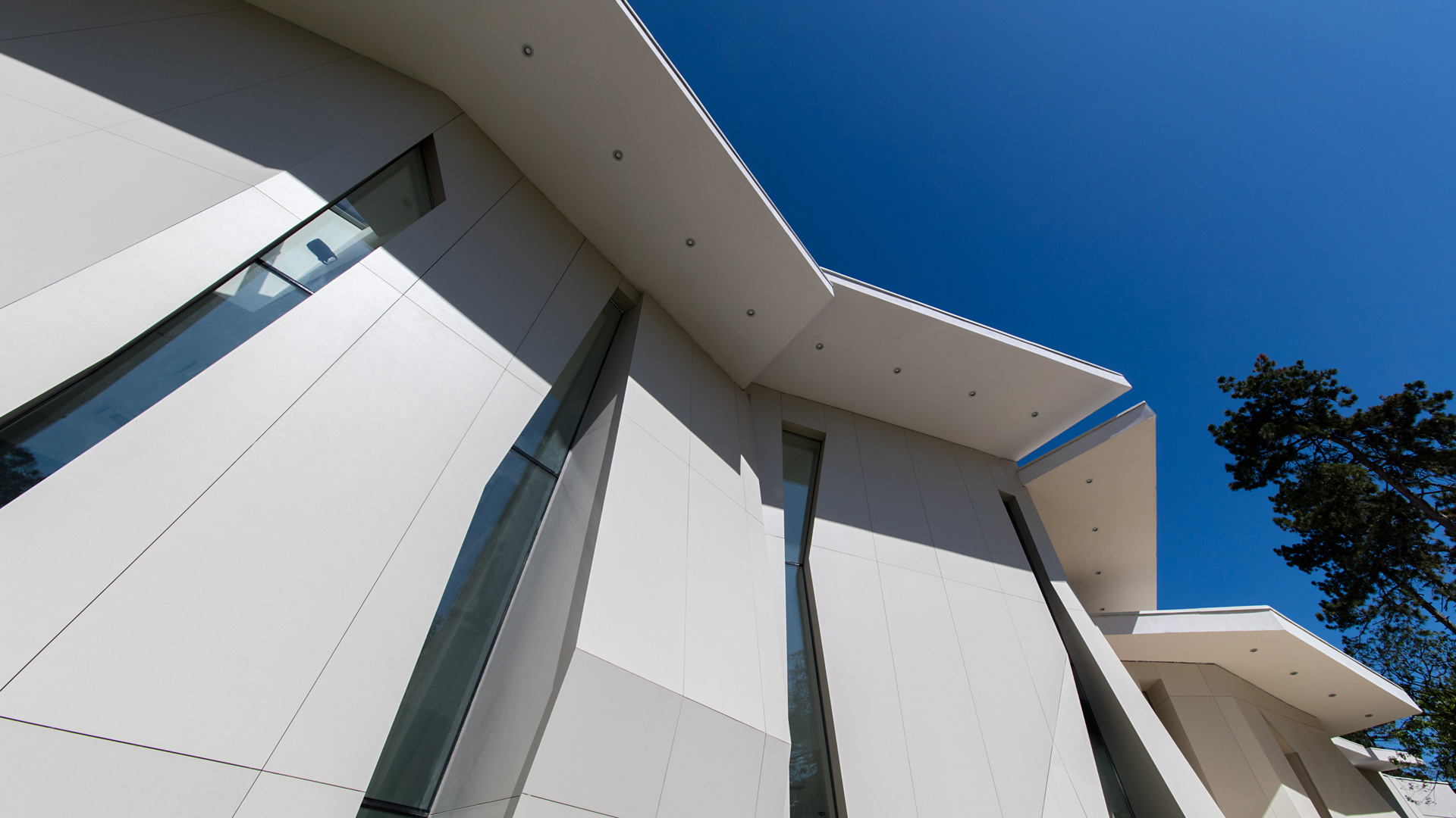 Ventilated Facades - Porcelain tiles and Kerlite for Floors and Walls
