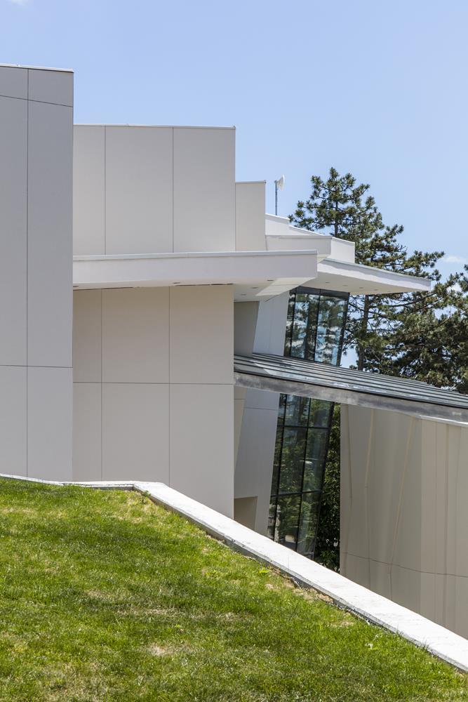 Pécs Zoo - Porcelain tiles and Kerlite for Floors and Walls