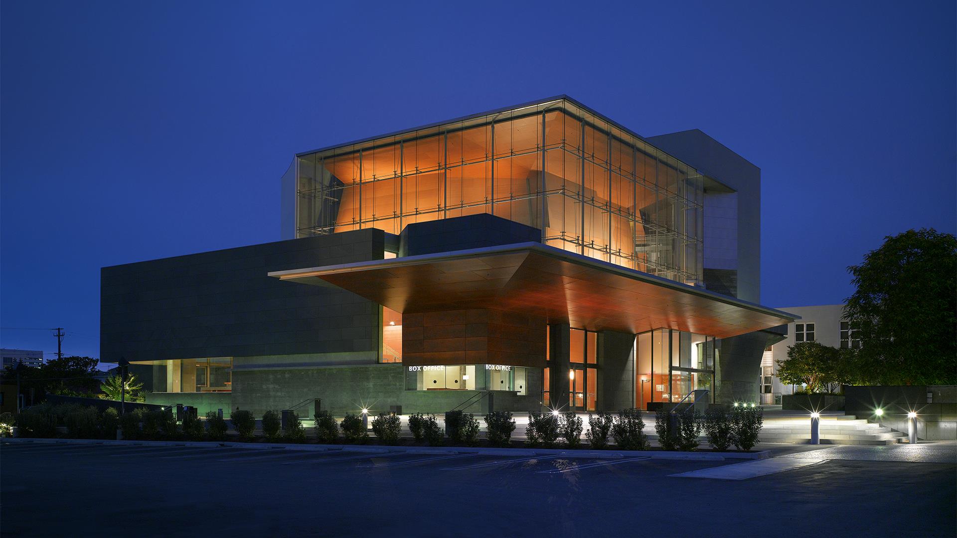 The Eli and Edythe Broad Stage - Porcelain tiles and Kerlite for Floors ...