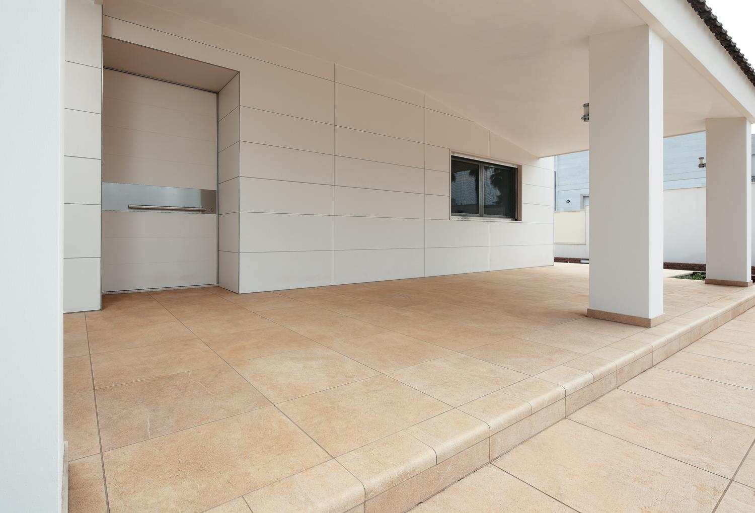Private House Lama - Porcelain tiles and Kerlite for Floors and Walls