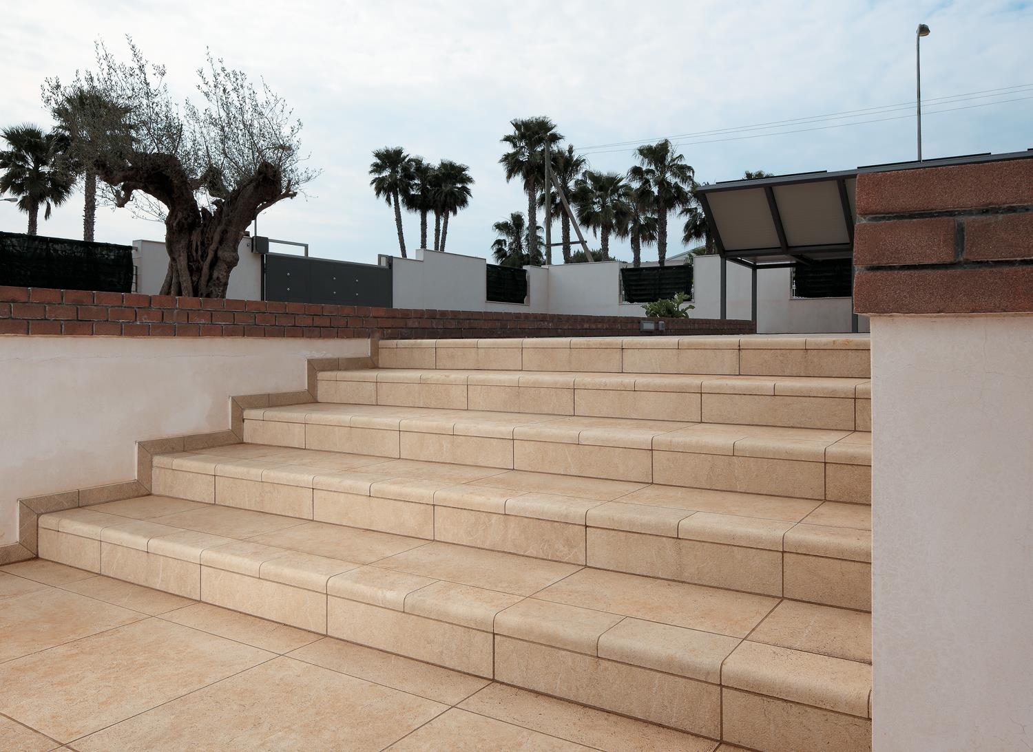 Private House Lama - Porcelain tiles and Kerlite for Floors and Walls