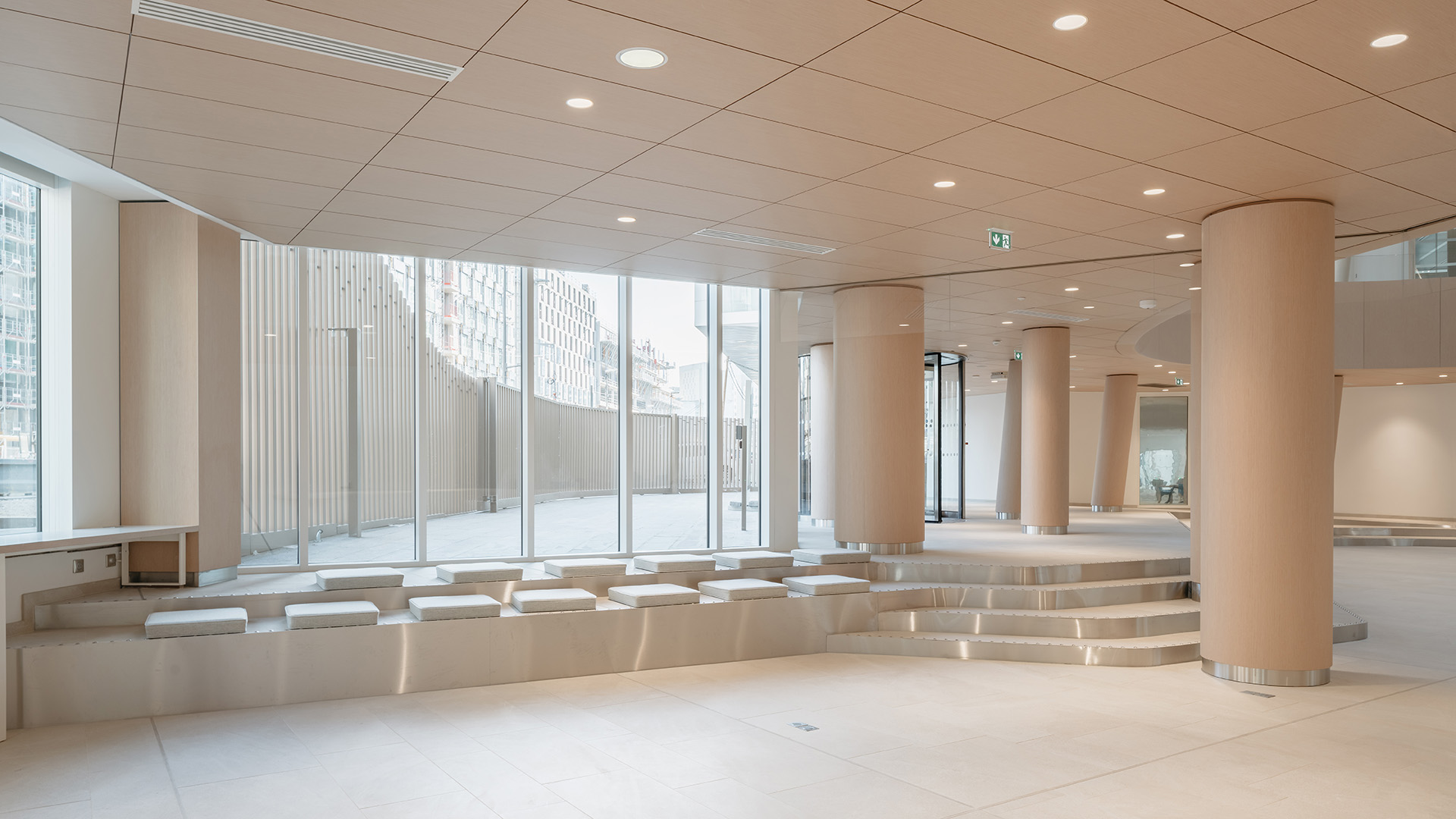 Technip Energies Headquarters - Porcelain tiles and Kerlite for Floors ...